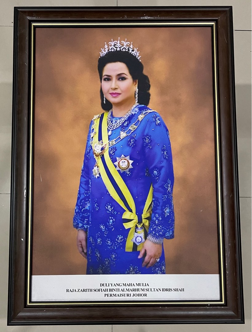 Malaysia sultan Johor wife, Furniture & Home Living, Home Decor, Frames ...