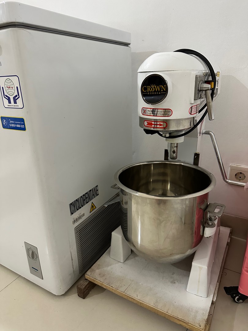 Mixer crown 15 liter NEW + freezer midea used, Kitchen & Appliances di ...