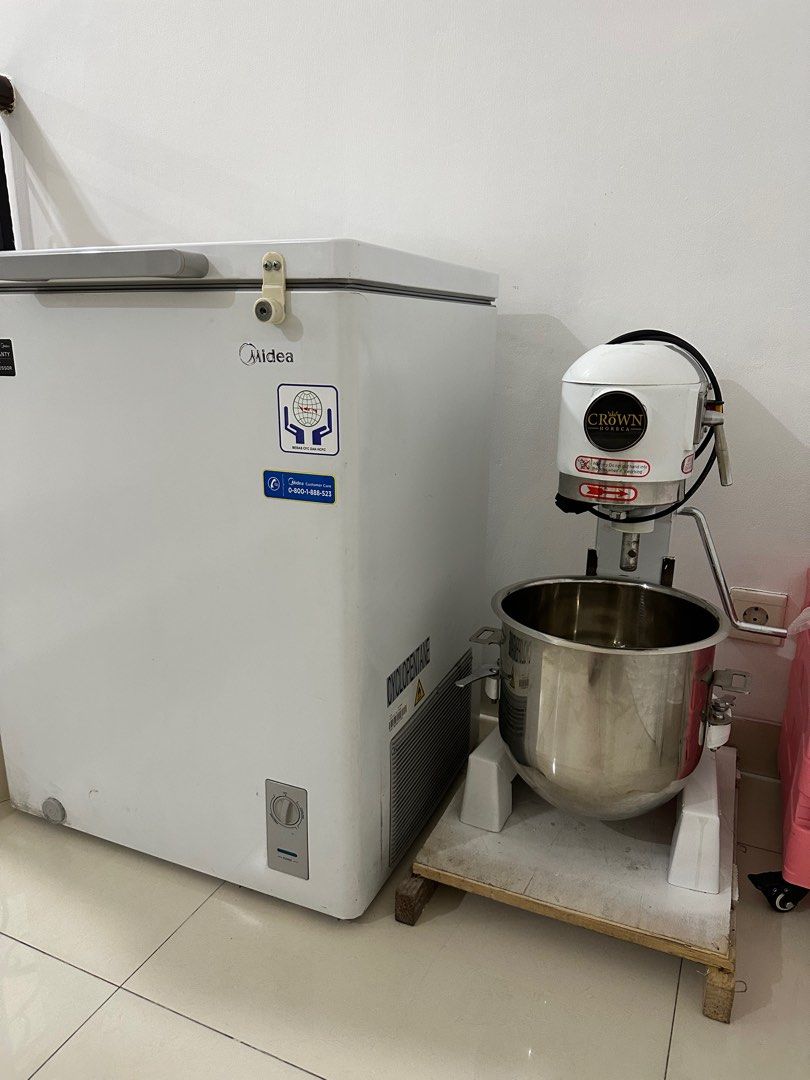 Mixer crown 15 liter NEW + freezer midea used, Kitchen & Appliances di ...