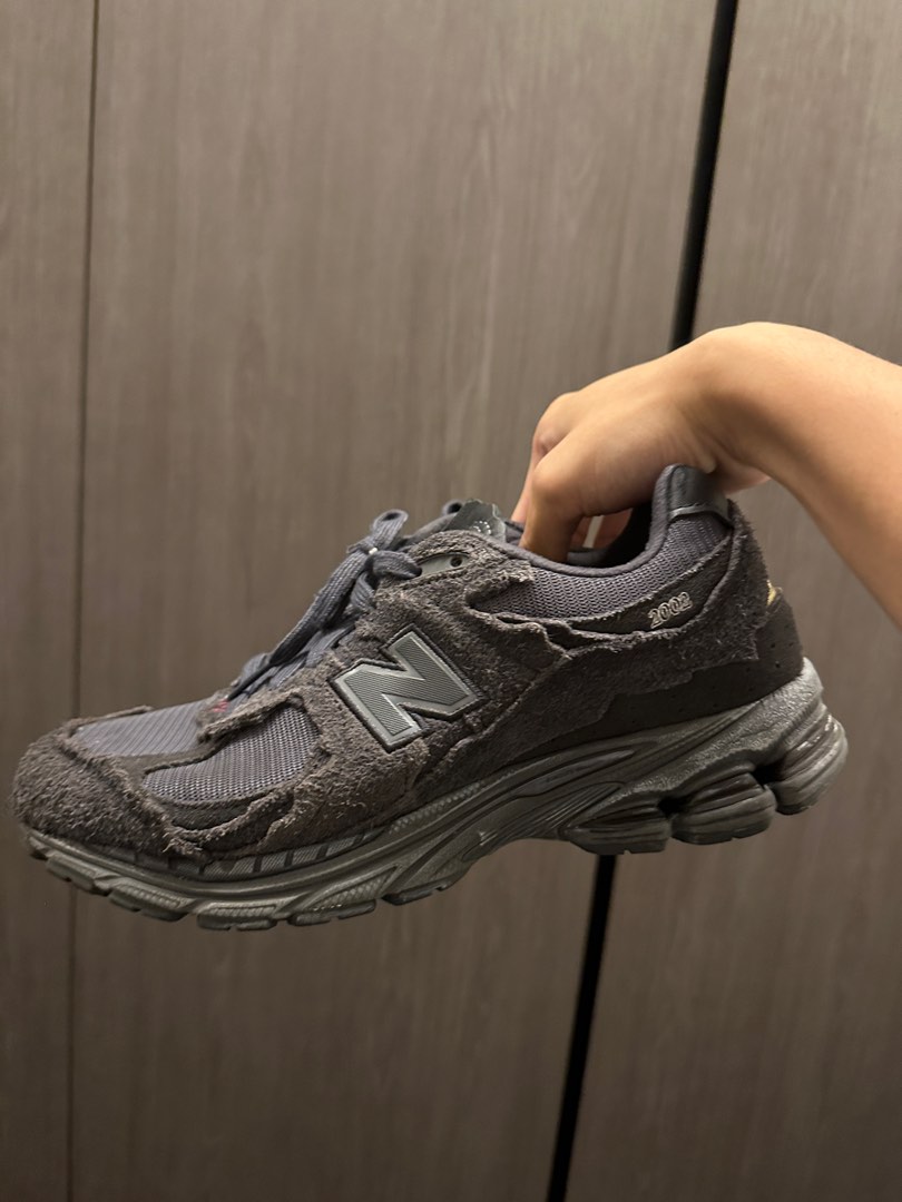 New Balance 2002R Rain Protection Pack (Phantom), Men's Fashion ...