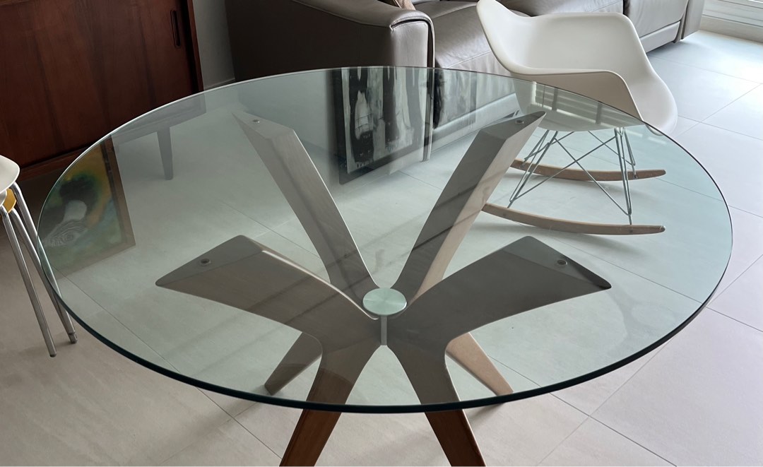 Round glass table top by Italian brand Calligaris - price dropped ...