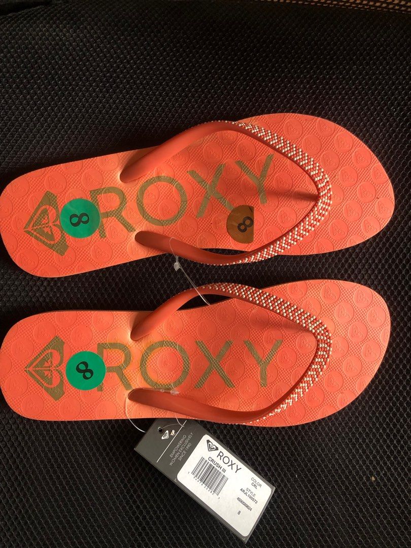 Roxy Slipper, Women's Fashion, Footwear, Slippers and slides on Carousell