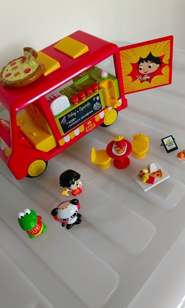 Ryan's world pizza truck, Hobbies & Toys, Toys & Games on Carousell