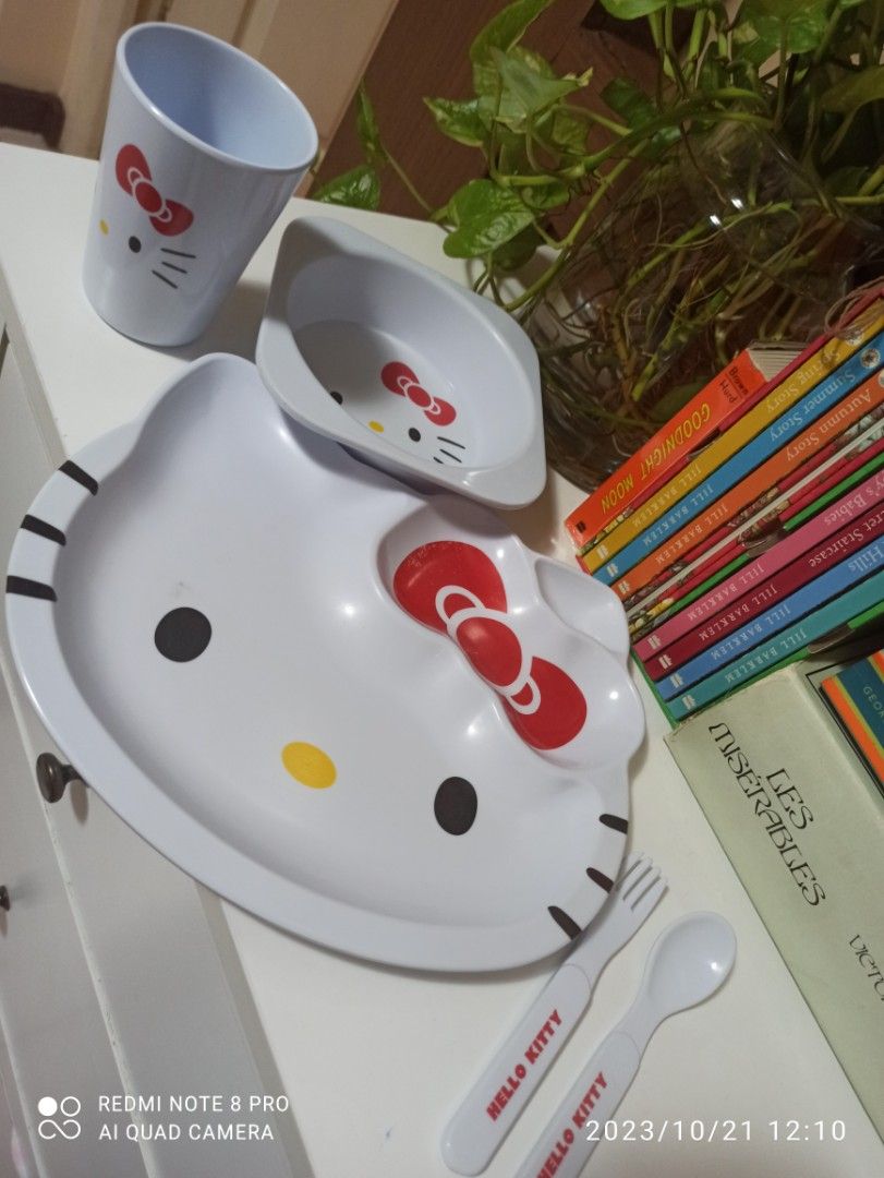 Sanrio Hello Kitty Set of plates, Babies & Kids, Nursing & Feeding ...