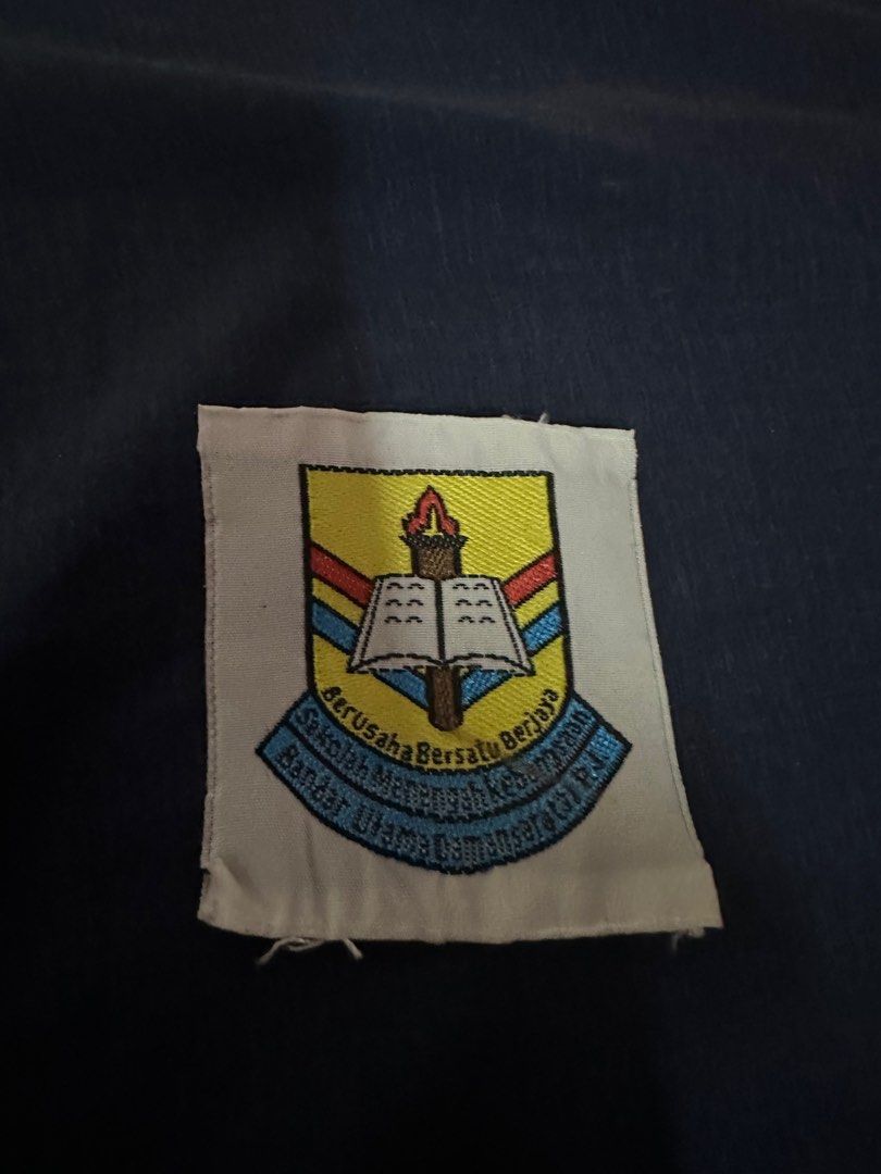 School batch/emblem, Hobbies & Toys, Stationery & Craft, Craft Supplies ...