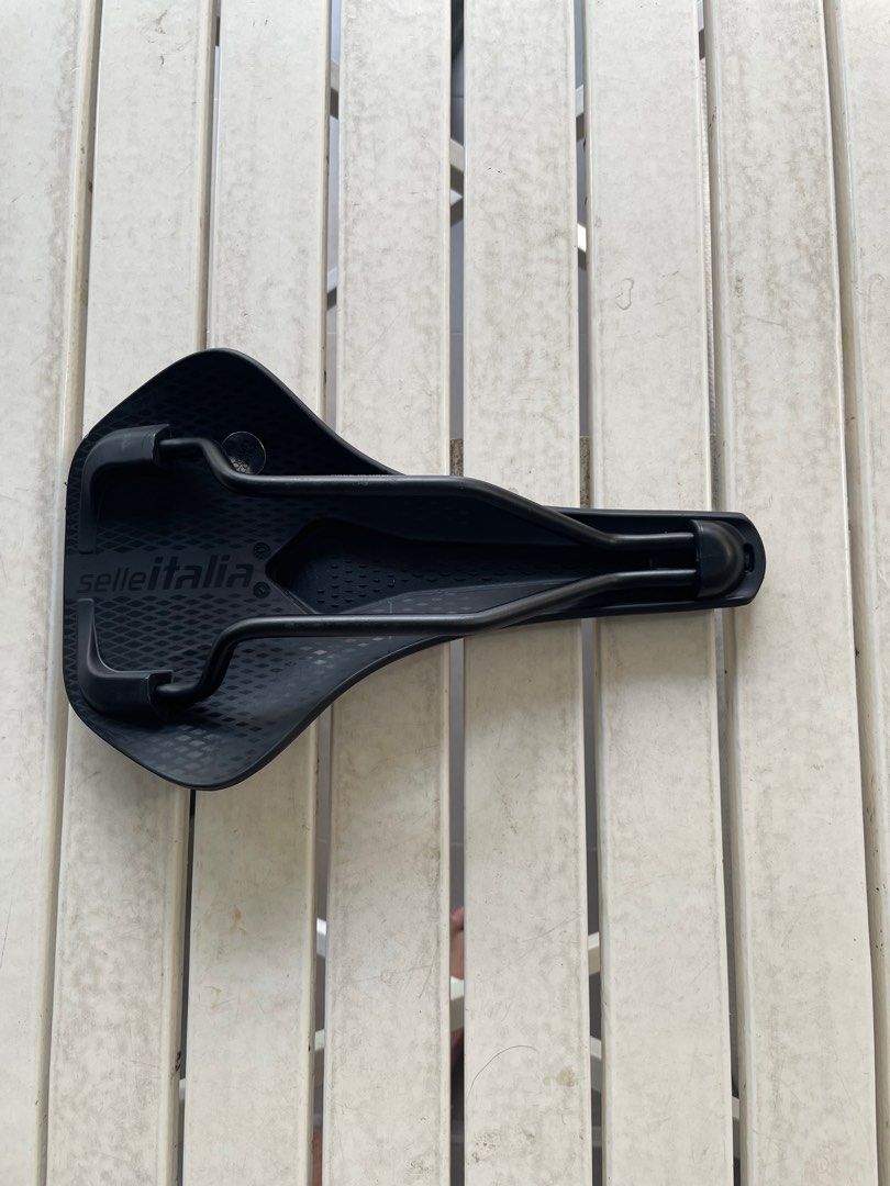 Selle Italia Model Y 143mm TI rails, Sports Equipment, Bicycles & Parts ...