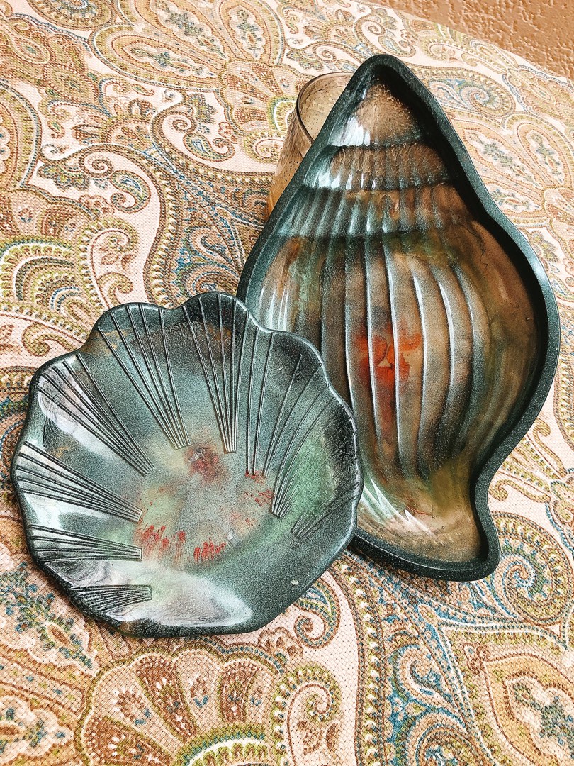 Shell Resin Containers (Green and Red) Christmas Gift, Furniture & Home ...