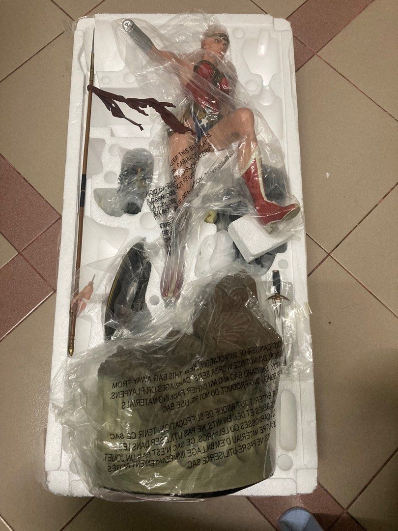 Sideshow Wonder Woman statue , Hobbies & Toys, Toys & Games on Carousell