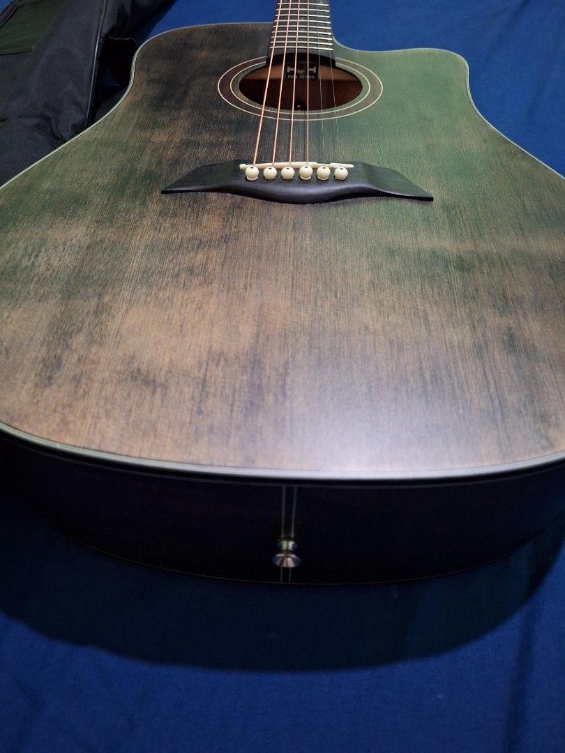 Smiger acoustic guitae, Hobbies & Toys, Music & Media, Musical ...