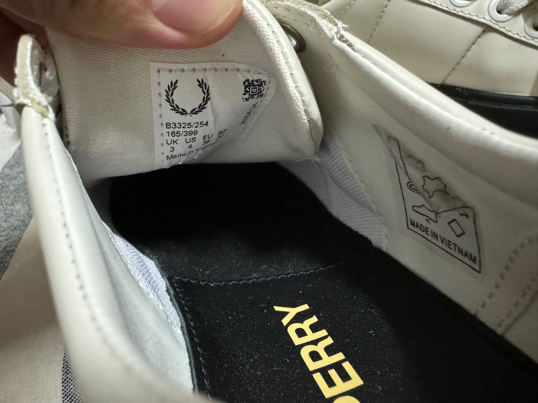 Sneakers freddd perry, Women's Fashion, Footwear, Sneakers on Carousell