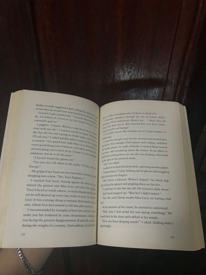 The Crown (The Selection Series) by Kiera Cass, Hobbies & Toys, Books ...