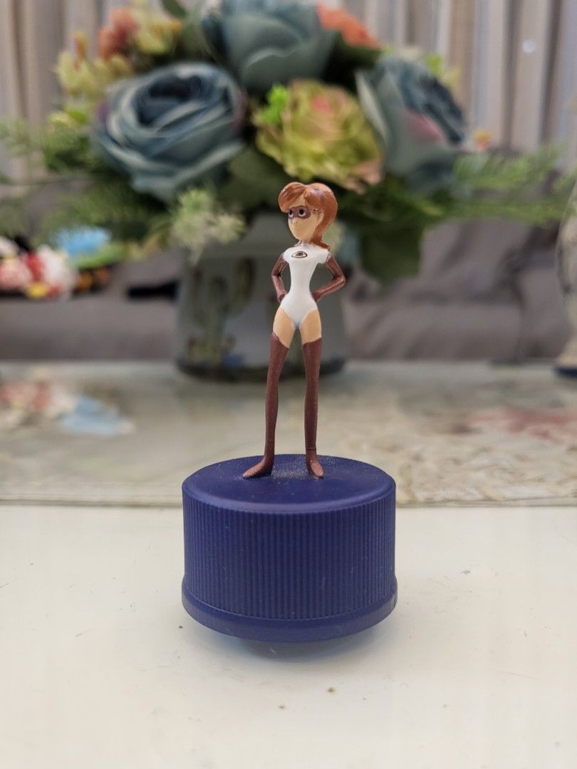 The Incredibles Pepsi Bottle Caps Collection Young Helen Display ...