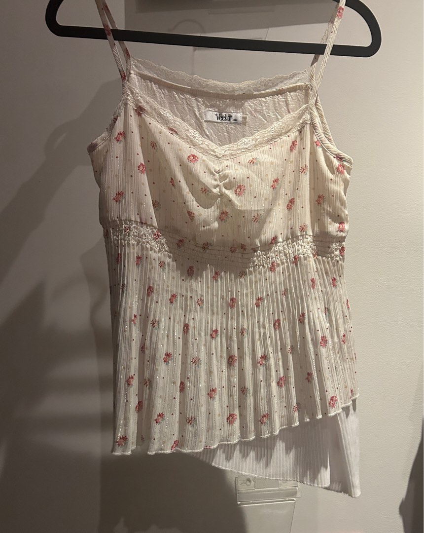 Thrifted Layered Top, Women's Fashion, Tops, Sleeveless on Carousell