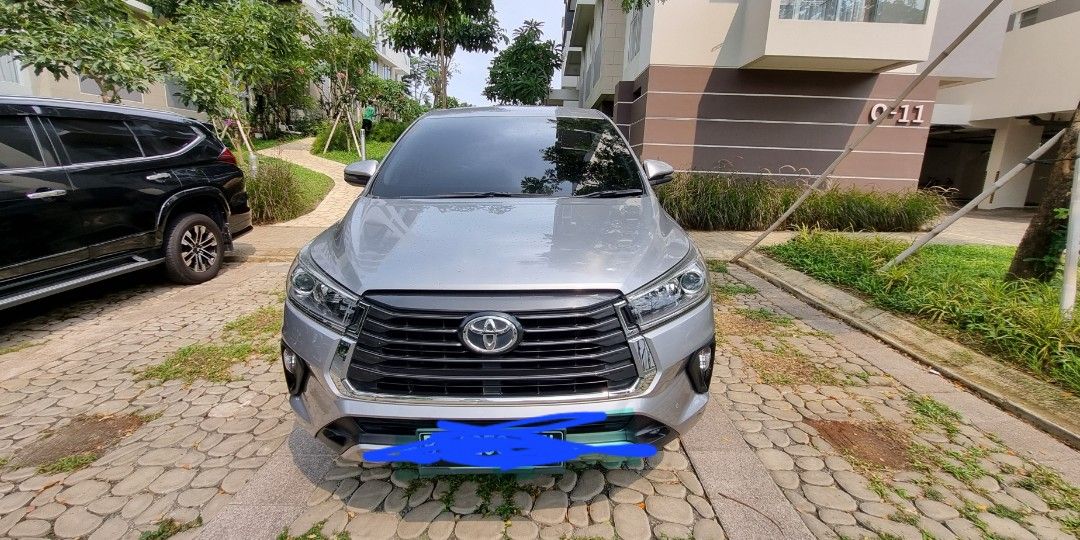 Toyota inova V2.0 2022, Mobil & Motor, Mobil untuk Dijual di Carousell
