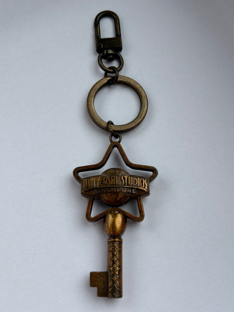 Universal Studio Keychain, Hobbies & Toys, Memorabilia & Collectibles ...