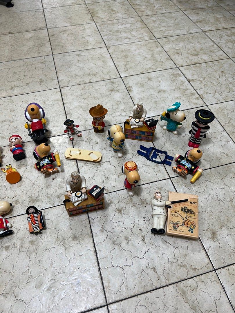 Used KFC Colonel Sanders & Mc Donald Snoppy Collection, Hobbies & Toys ...