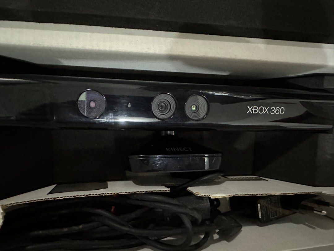 Xbox 360 Kinnect Sensor with plug, Video Gaming, Video Game Consoles ...