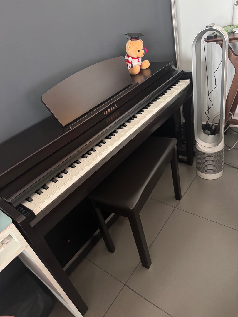 Yamaha Clavinova CLP-725, Hobbies & Toys, Music & Media, Musical ...