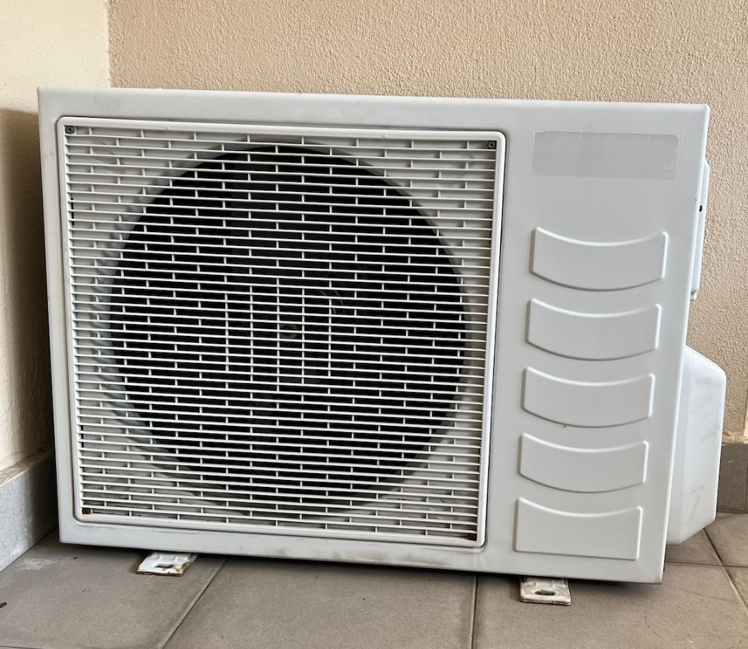 York 1.5 HP Air Cond Outdoor unit (Working condition) with compressor ...