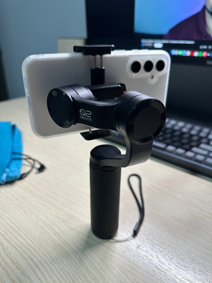 Zhiyun Smooth Q2 mobile gimbal, Photography, Photography Accessories ...