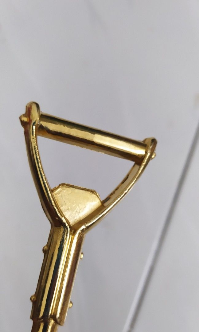 24kp Shovel Bottle Opener, Hobbies & Toys, Collectibles & Memorabilia ...