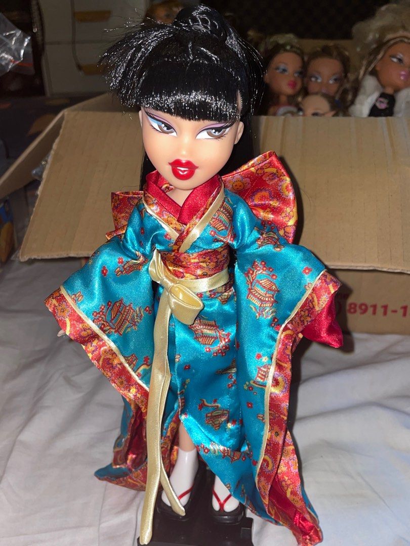 Bratz world collectors Tokyo a go go kumi, Hobbies & Toys, Toys & Games ...