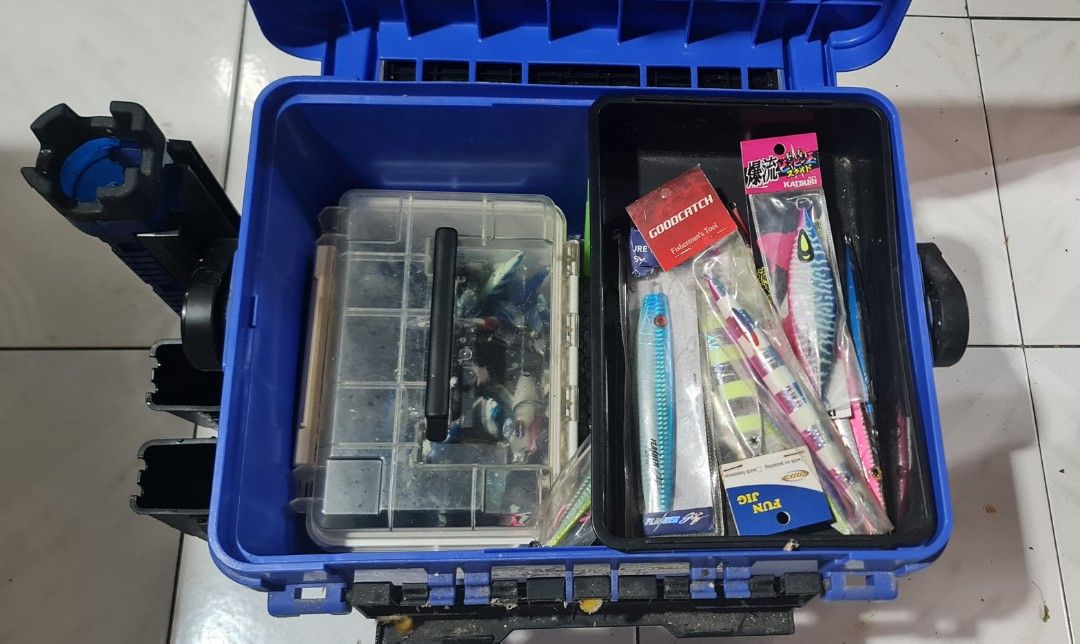 Bucket Mouth Tackle Box, Hobbies & Toys, Travel, Travel Essentials ...