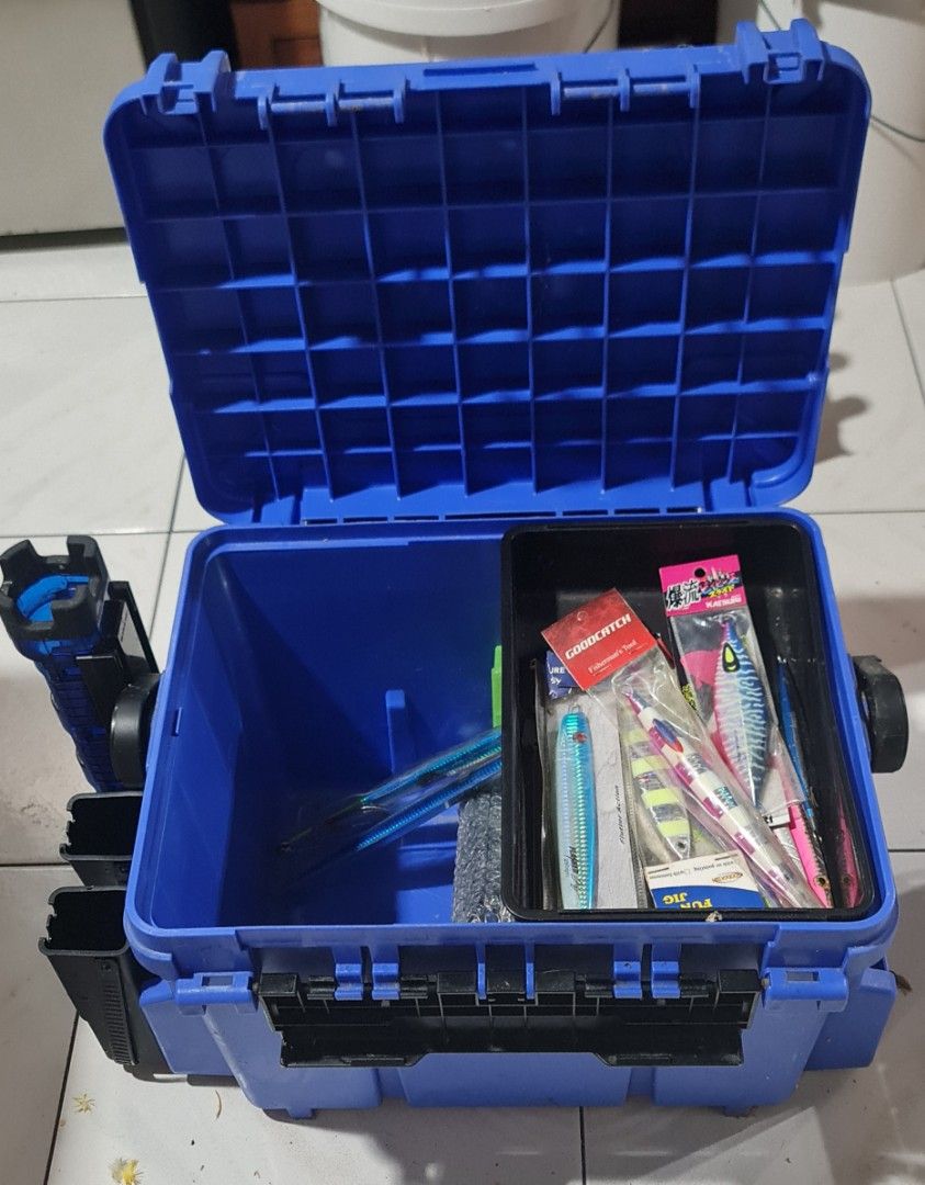 Bucket Mouth Tackle Box, Hobbies & Toys, Travel, Travel Essentials ...