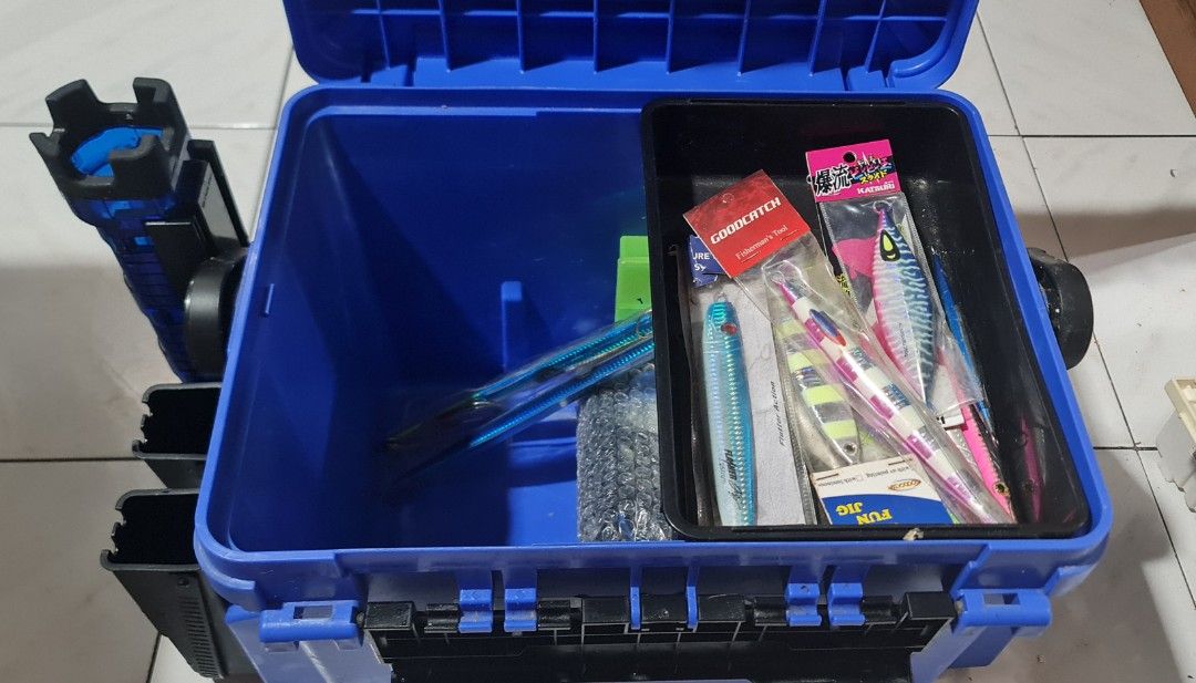 Bucket Mouth Tackle Box, Hobbies & Toys, Travel, Travel Essentials ...