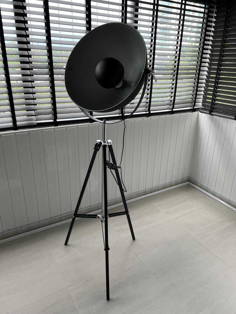 Castle standing studio light, Furniture & Home Living, Lighting & Fans ...