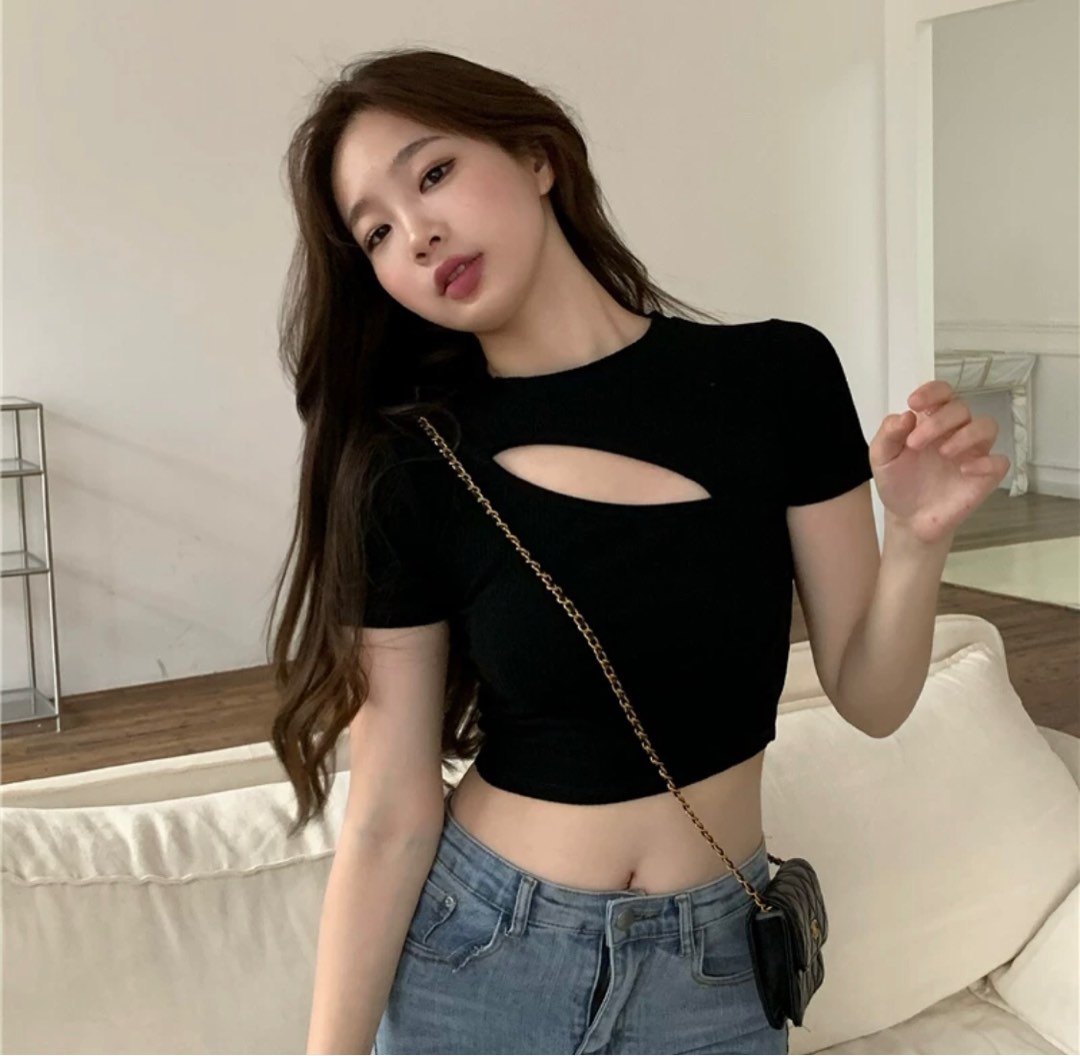 chest cut out crop top, Women's Fashion, Tops, Other Tops on Carousell