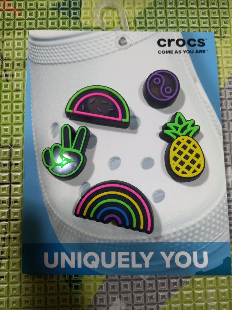 Crocs LED Fun 5-pack Jibbitz, Women's Fashion, Watches & Accessories ...