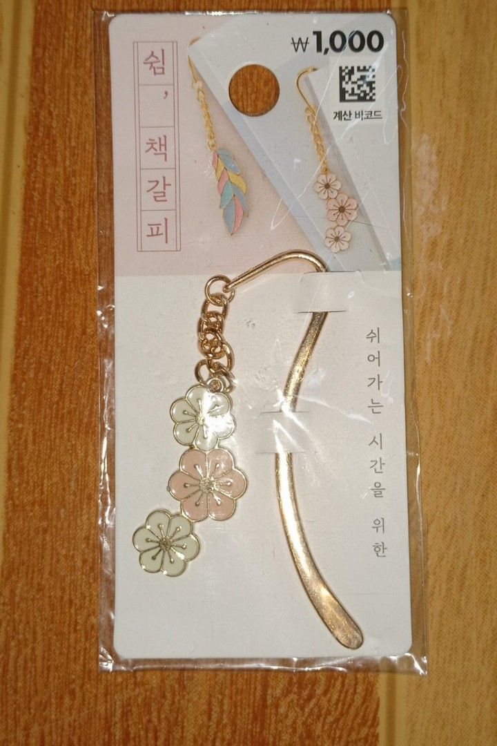 Daiso Sakura Bookmark, Hobbies & Toys, Stationary & Craft, Stationery ...