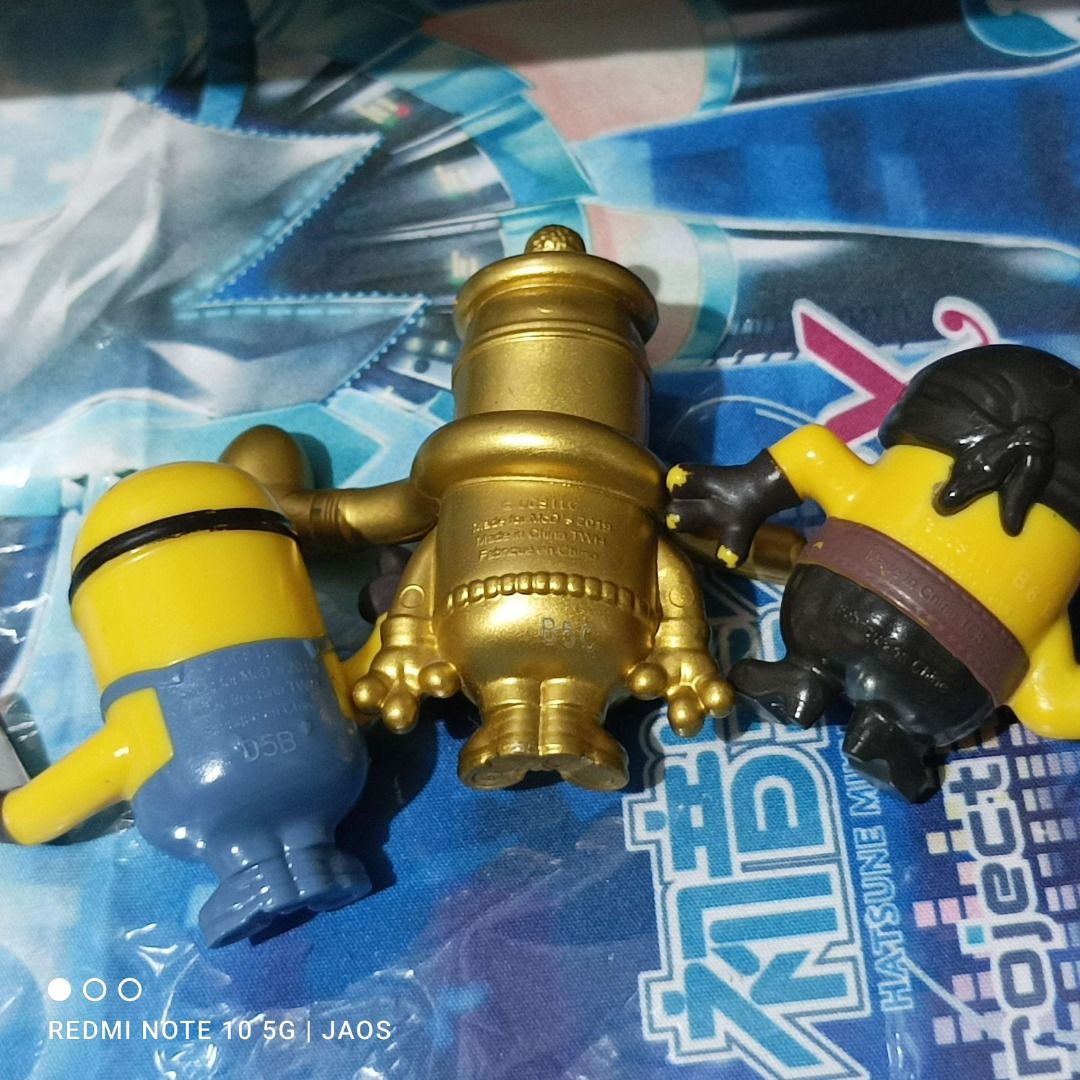 Despicable Me Minions McDonald's Happy Meal Golden Minion Golfer Pirate ...