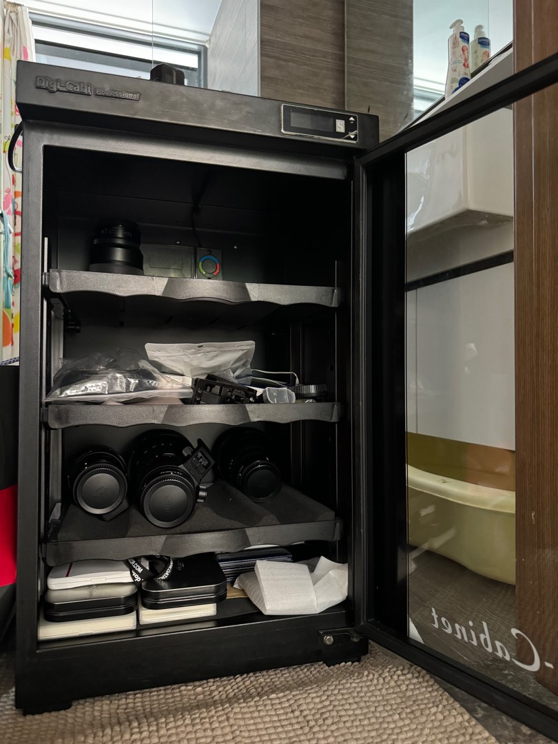 Digi cabi DHC-80, Photography, Photography Accessories, Dry Boxes & Cabinets on Carousell