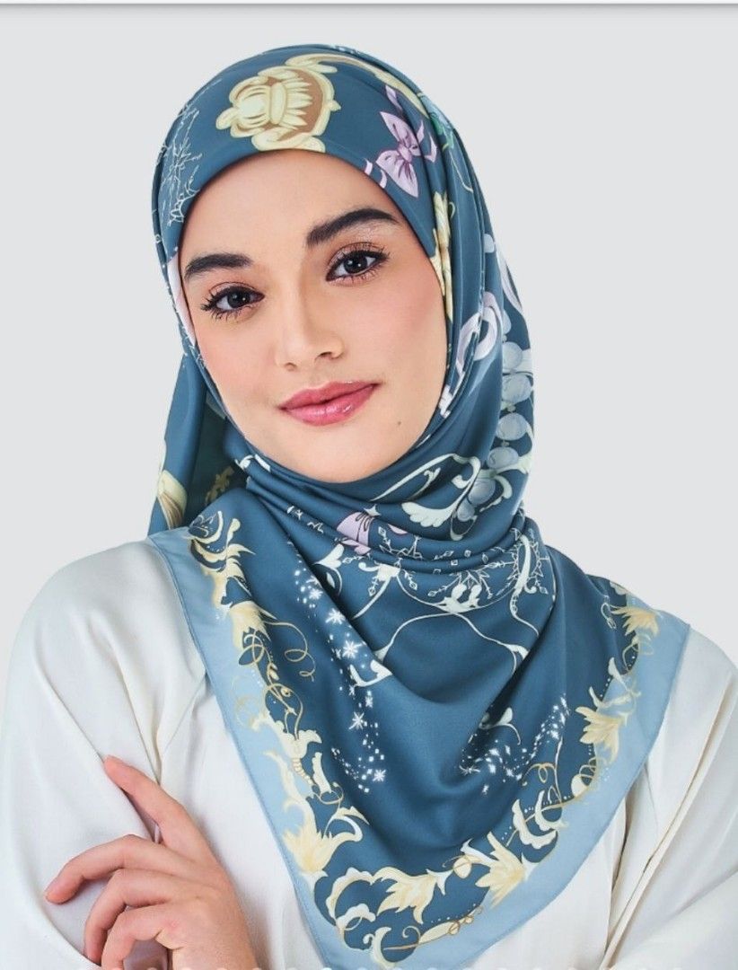 Disney X naelofar cinderella, Women's Fashion, Muslimah Fashion, Hijabs ...