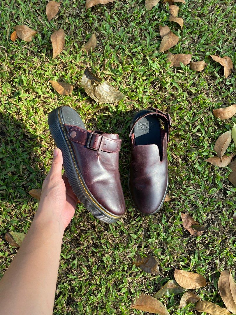 Doc Marten Carlson clogs, Women's Fashion, Footwear, Boots on Carousell