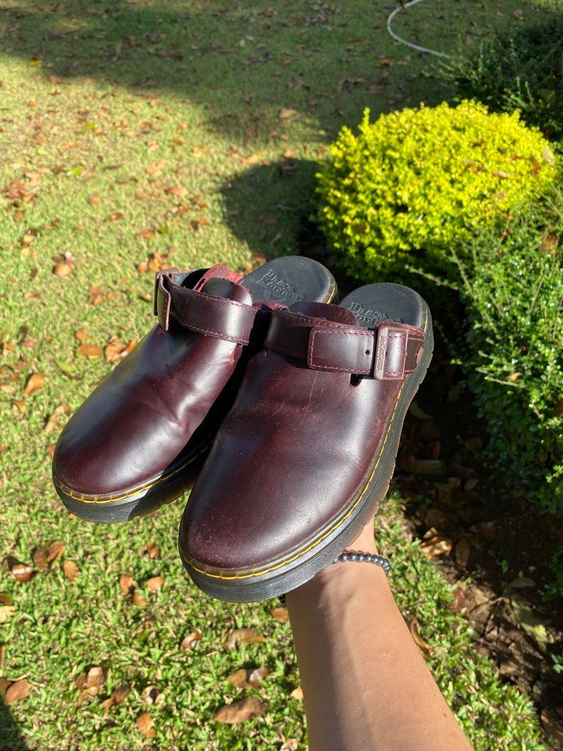 Doc Marten Carlson clogs, Women's Fashion, Footwear, Boots on Carousell