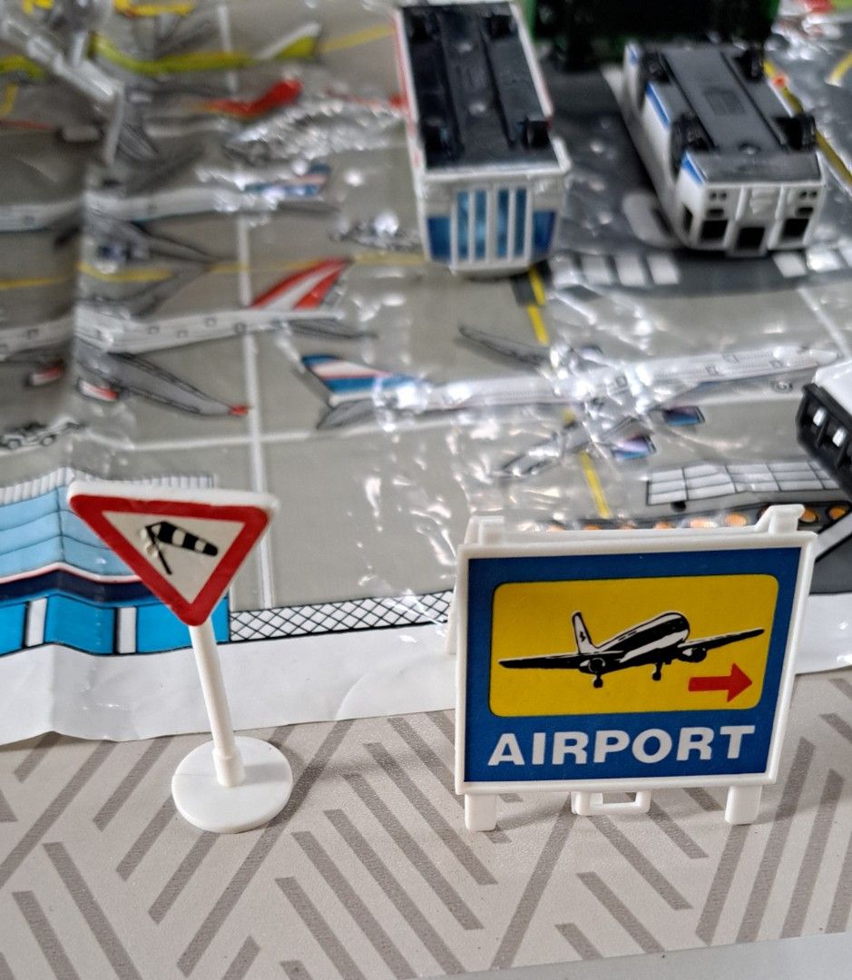 Dubai emirates toy, Hobbies & Toys, Toys & Games on Carousell