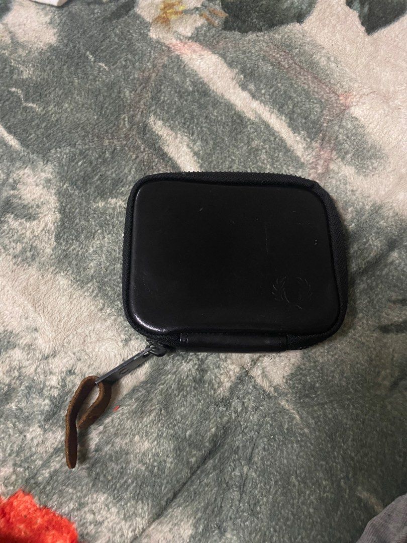 Fred Perry Key Holder, Men's Fashion, Watches & Accessories, Wallets ...