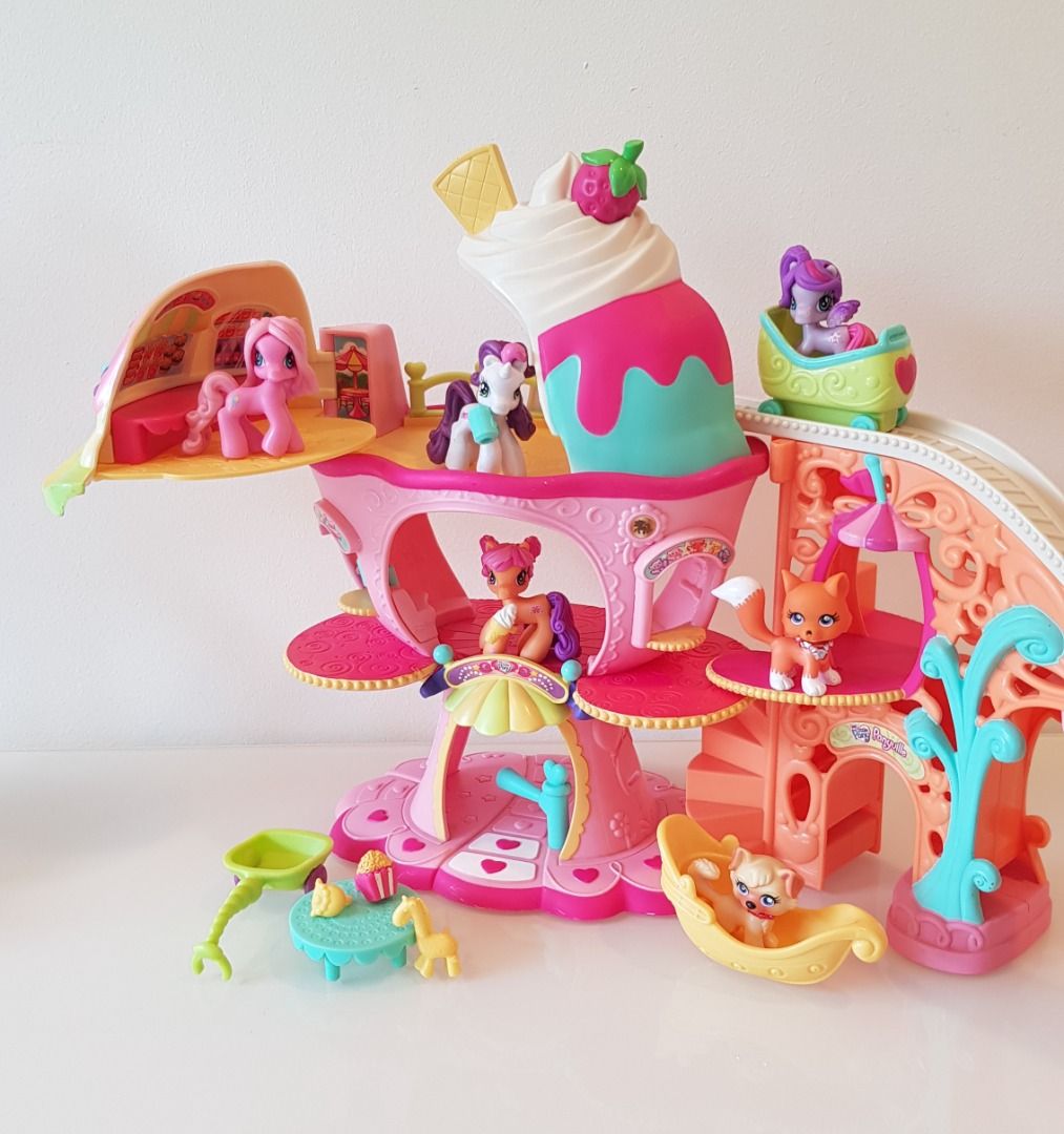 Hasbro My Little Pony Ponyville Sweet Sundae Amusement Park ...
