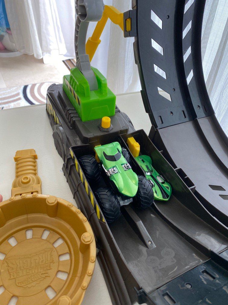 Hotwheels loop monster truck and car, Hobbies & Toys, Toys & Games on ...