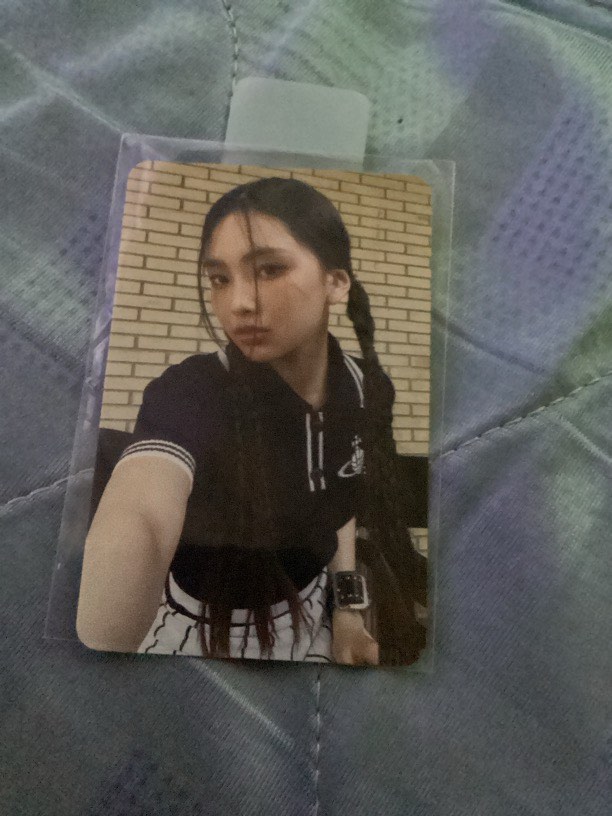 Hyein official photo card (with freebies), Hobbies & Toys, Memorabilia ...