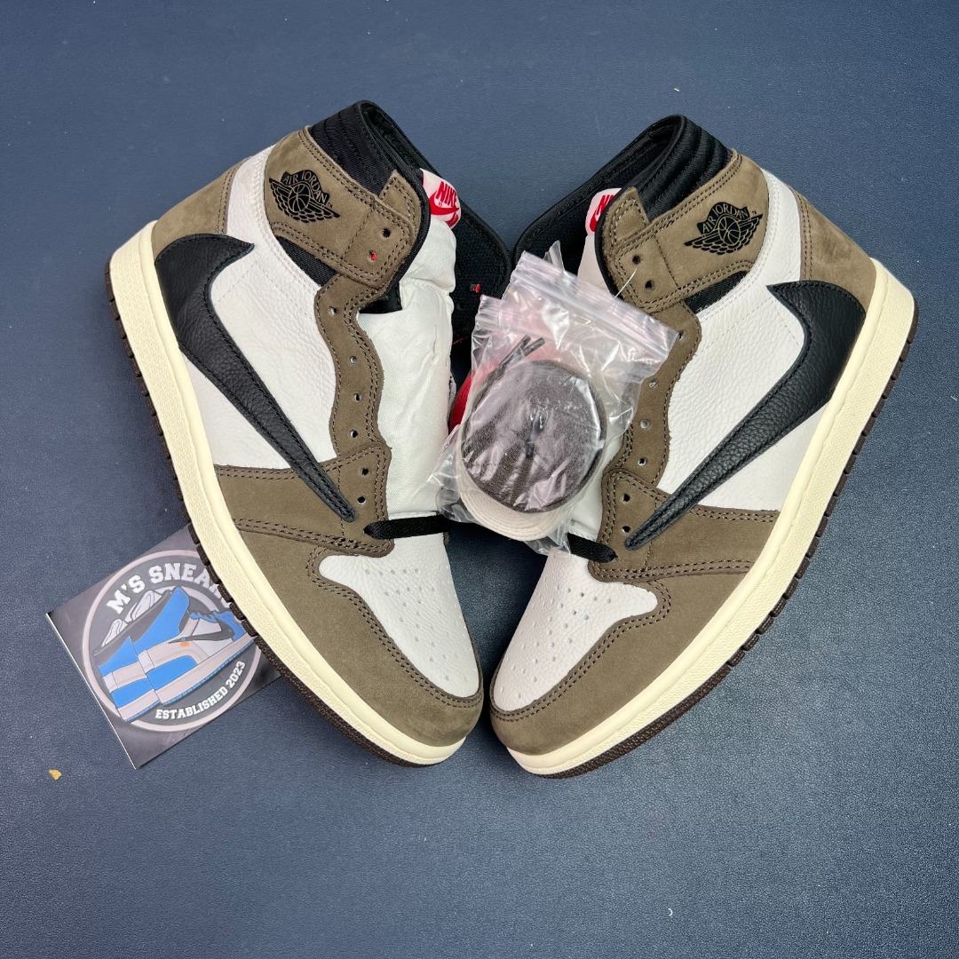 Jordan 1 Retro High OG SP Travis Scott Mocha, Men's Fashion, Footwear ...