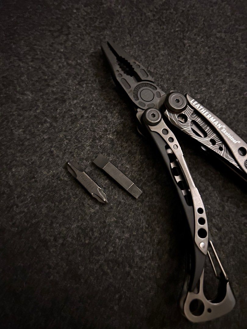 Leatherman Skeletool Topo, Furniture & Home Living, Home Improvement ...