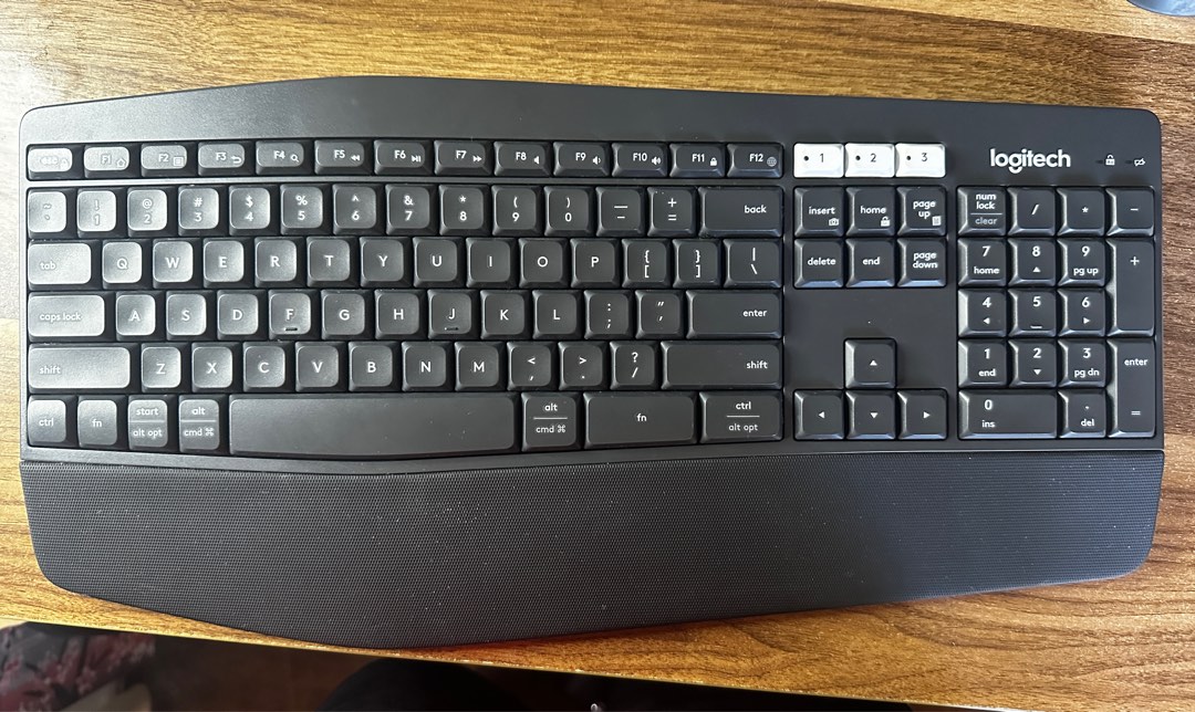 Logitech K850 Ergonomic, Computers & Tech, Parts & Accessories ...