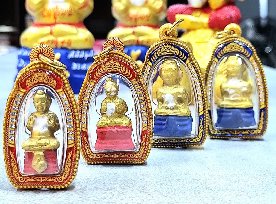 LP Yeam Kumanthong Roop Lor BE2557, Hobbies & Toys, Memorabilia ...