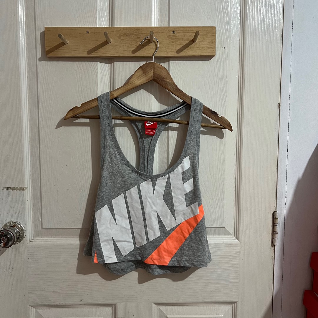 Nike Cropped Sando, Women's Fashion, Activewear on Carousell