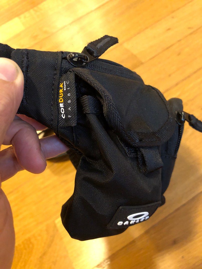 Oakley Cordura 5-pockets Waistpack, Men's Fashion, Bags, Belt bags, Clutches and Pouches on ...