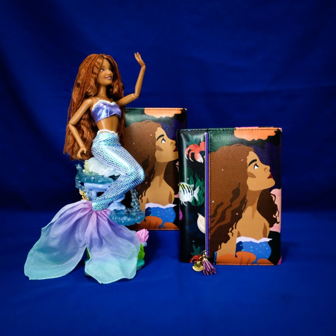 ONHAND Live Action The Little Mermaid Portfolio Journal, Hobbies & Toys ...